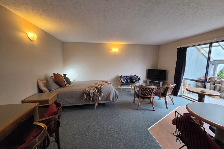 Bellbird Hideaway - Fireside Studio In Hanmer Village - Hanmer Springs