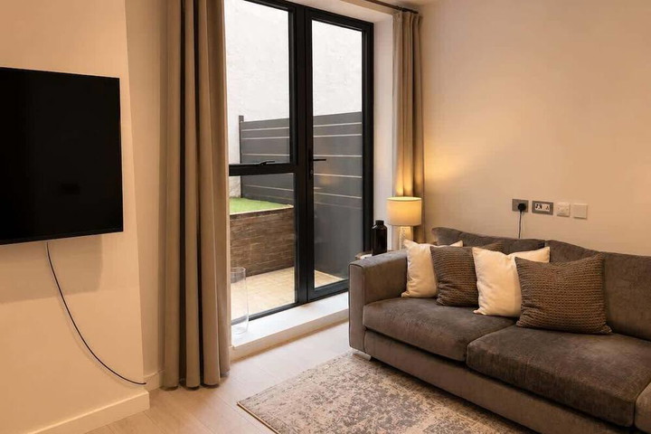 Modern 1bd Flat L Gated Parking L Contractors - Bracknell