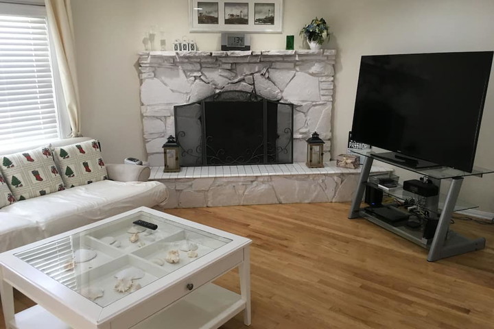 Lovely Cottage 2 Miles From The Beach In Quiet Neighborhood - Los Angeles