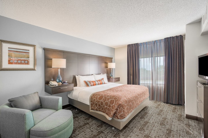 Perfect For Groups! | Pool + Gym + Free Breakfast - Newark, DE