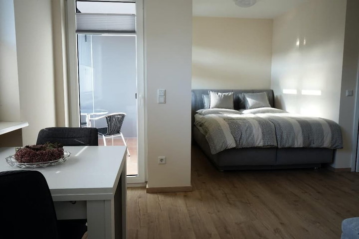 Modernes Studio Mit Balkon (Ca. 40 Qm) - Aschaffenburg