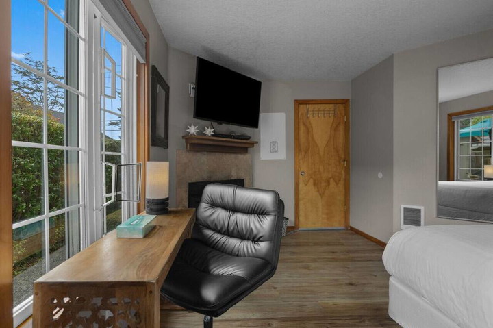 7 Sandpiper Pier: Walk To Beach | Coastal Charm | Dog-friendly - Cannon Beach, OR