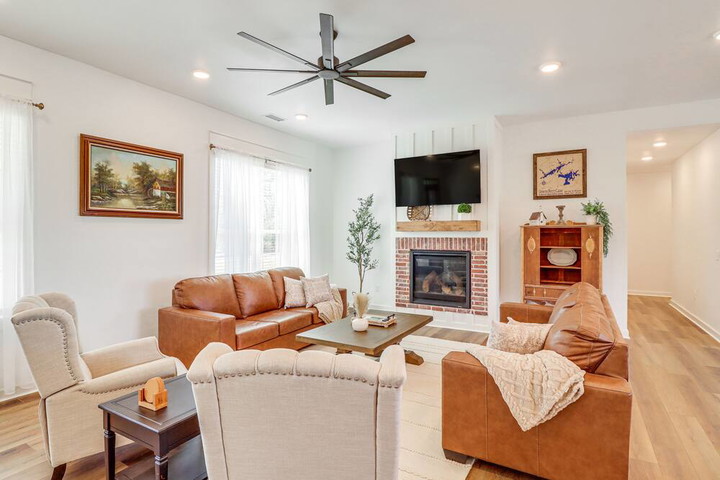 'The Hamilton Heber Springs' Home W/ Hot Tub! - Heber Springs, AR