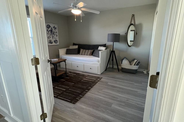 Large 4 Bedroom Penthouse Unit 5 Miles From Bethany Beach - Selbyville, DE