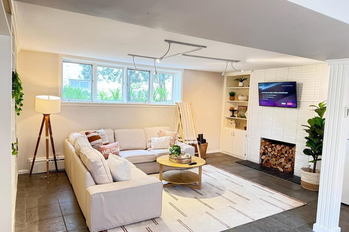 Boho-chic Home By Lake Bde Makaska; Fully Stocked; Kids & Pet Friendly! - Eden Prairie, MN