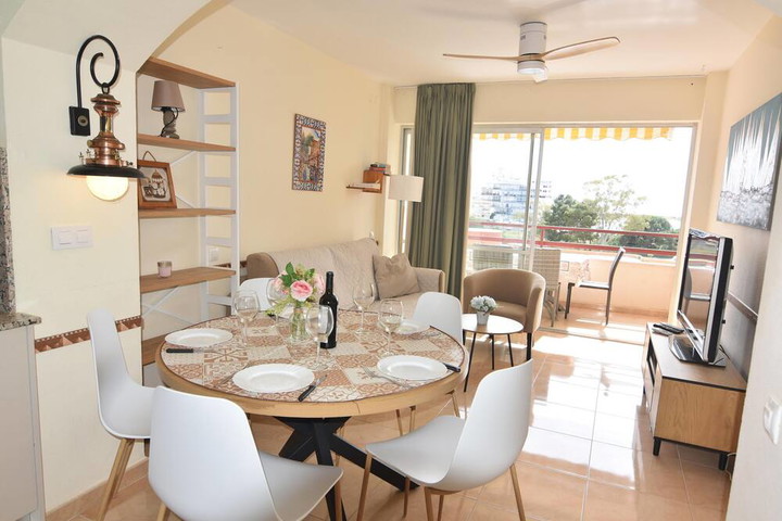 Apartamento Tramuntana En Roses: Vistas Al Mar, Aire Acondicionado, Piscina Comunitaria Y Terraza A 1500m De La Playa. - Roses