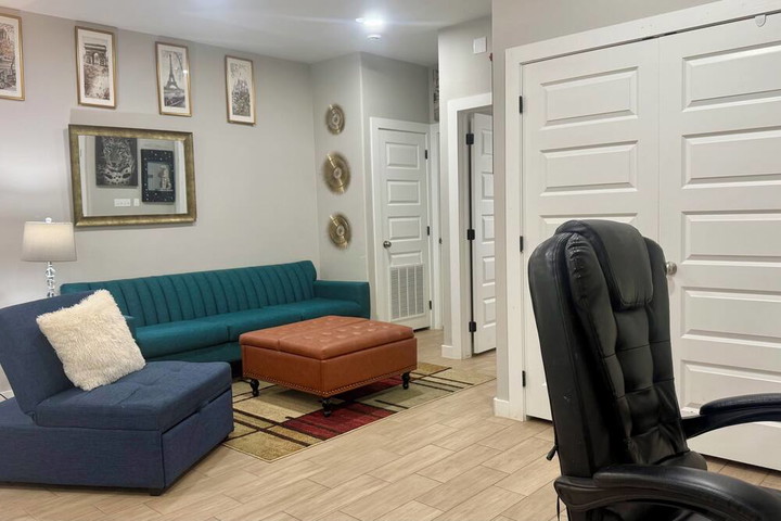 Cozy Getaway  Near Airport  Pet Friendly  72 Tvs - Harlingen, TX