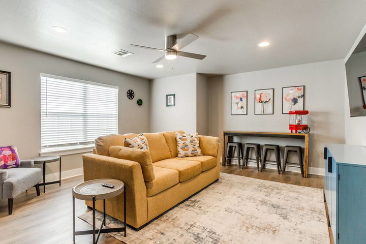 Private Baths - Sleeps 10 - 3br - 2,250 Sq Ft - Nr Dt Edmond - Edmond, OK