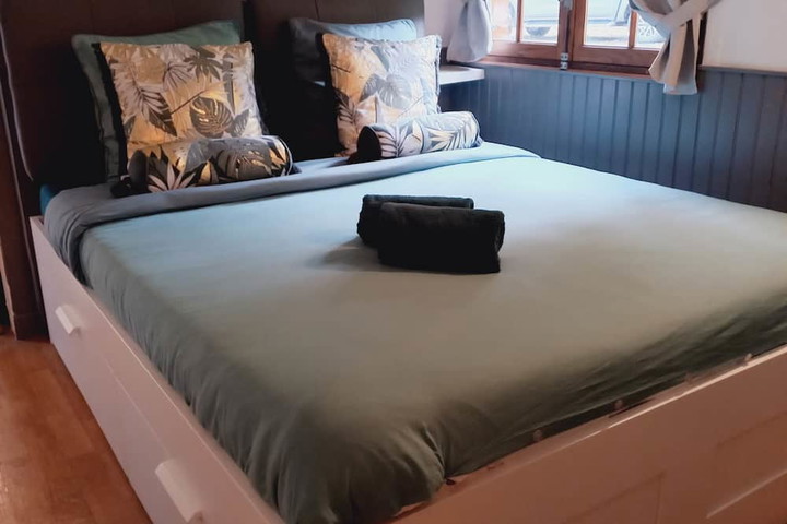 Ma Cabane Au Bord Du Lac - Corrèze