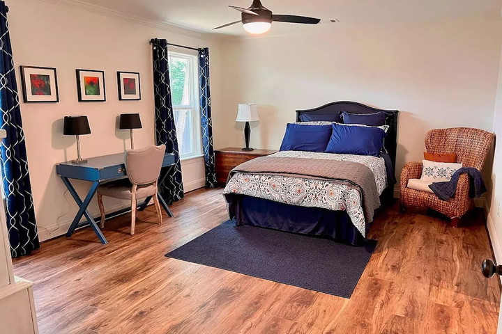 Exquisite Furnished Rental In Downtown Aiken! - Aiken, SC
