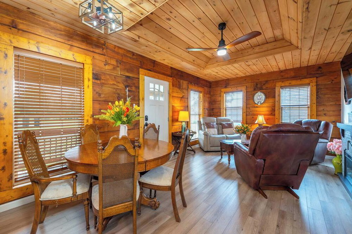 Hoots Hideaway | Porch  Fire Pit  Prime Location - Sierra Nevada