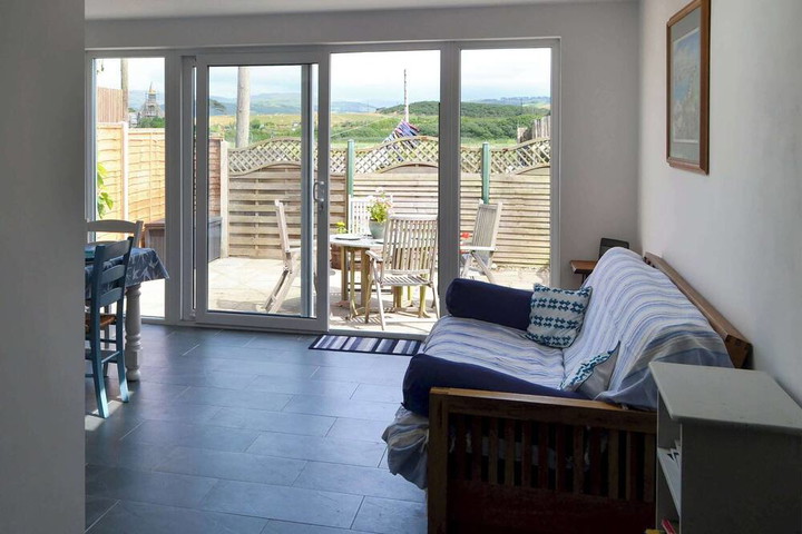 2 Bedroom Accommodation In Borth, Near Aberystwyth - Borth