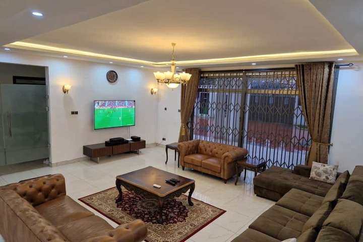 5 Bedroom Luxurious Villa - Accra