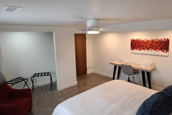 Bright Charm Basement In Arvada | Hilltop Hideout - Lakewood, CO