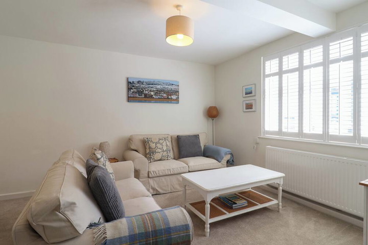 16 Church Street, Pet Friendly, Country Holiday Cottage In Lyme Regis - Lyme Regis