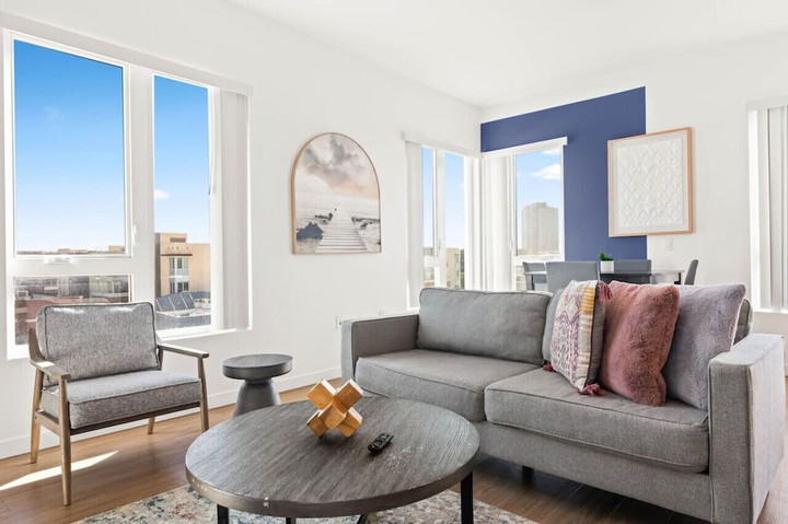 Spacious 1-bd With Stunning City Views In Dtla - Downey, CA