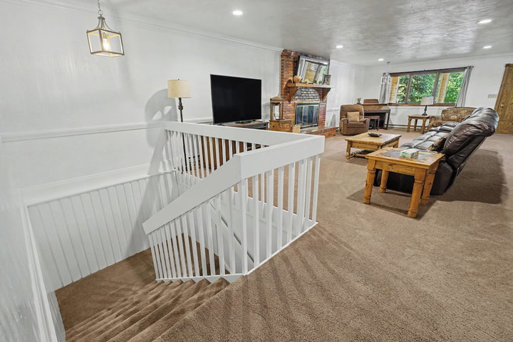 Huge 3-bedroom Home Just 1 Minute From Yellowstone. Legacy West - West Yellowstone, MT