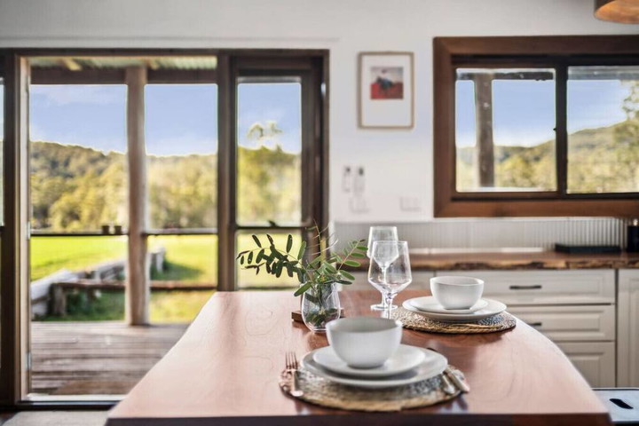 The Hitching Rail Hut - Relax, Unwind & Reconnect - Coffs Harbour