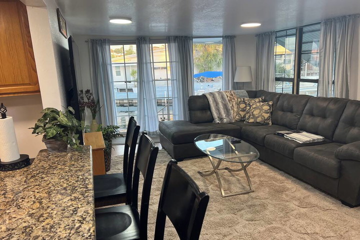 Beautiful  Bradenton, Fl Waterfront Home In Trailer Estates- Age 55+ Community. - Sarasota, FL