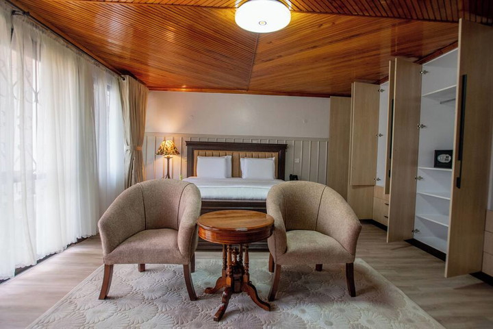 King Suite With Balcony And Bathtub Near Un Nairobi, Cozy Stead Haven House - Nairobi