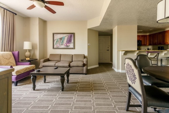 Las Vegas | Pool & Strip Access | 2br Deluxe - Las Vegas, NV