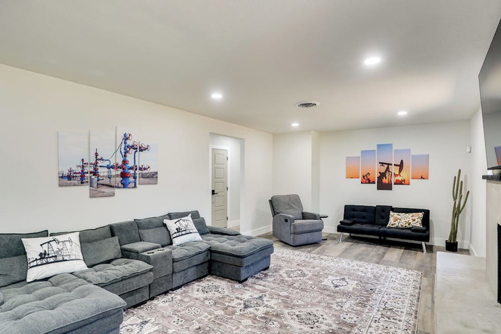 Backyard & Game Room! Home In Heart Of Midland - Midland, TX
