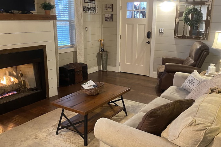Cozy Mountain Cottage W/ Hot Tub & Porch Swing Bed - Mentone, AL