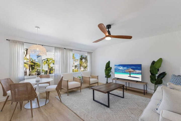 High Tide Beach House On Ami - Holmes Beach, FL