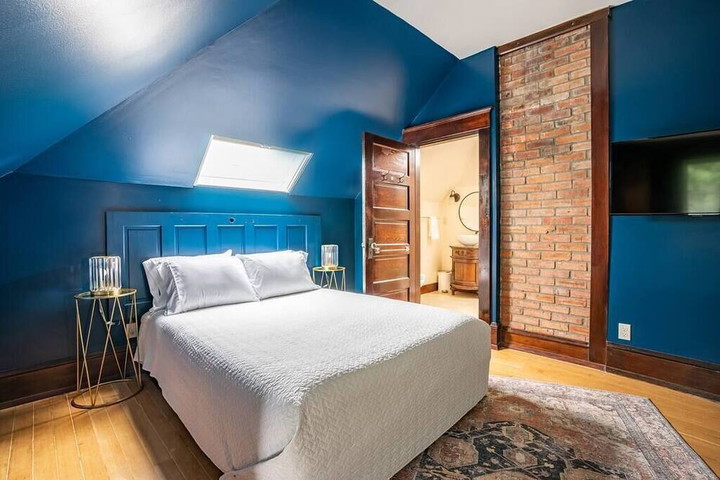 Charming Room In Historic Bnb - Rm6 - Seattle, WA
