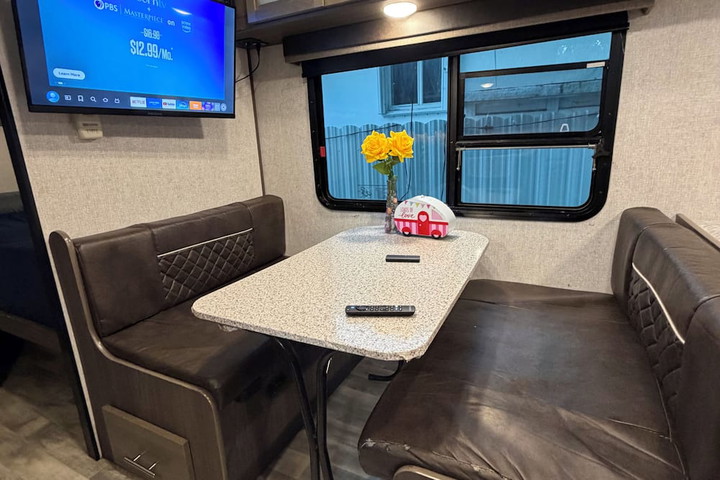 Beautiful 1-bedroom Caravan With Ac In Vibrant Miami -