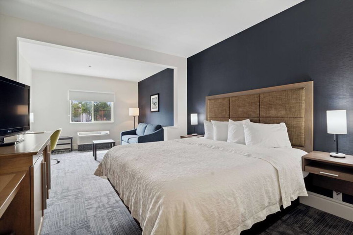 Luxury Getaway! With Free Continental Breakfast, Close To Southwood Park - Vacaville