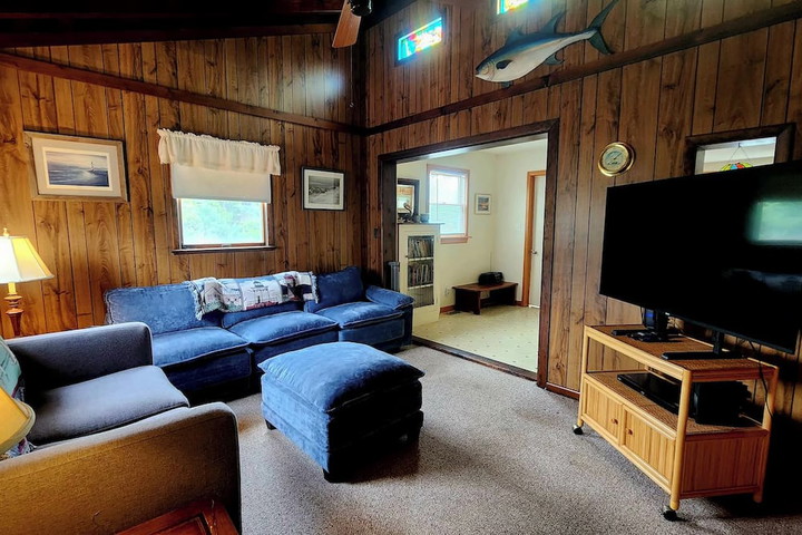 Dog-friendly Home Near The Beach Near Beach Access, Outdoor Shower, Deck - Outer Banks, NC
