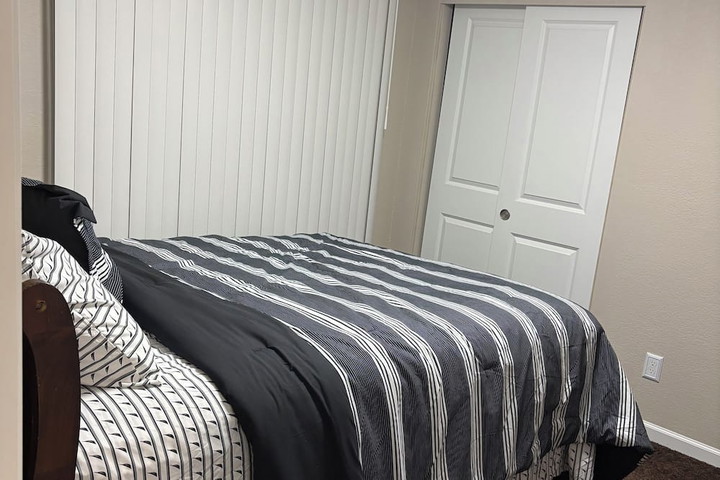 Enchanting 2-bedroom House With Ac In Roseville - Roseville, CA