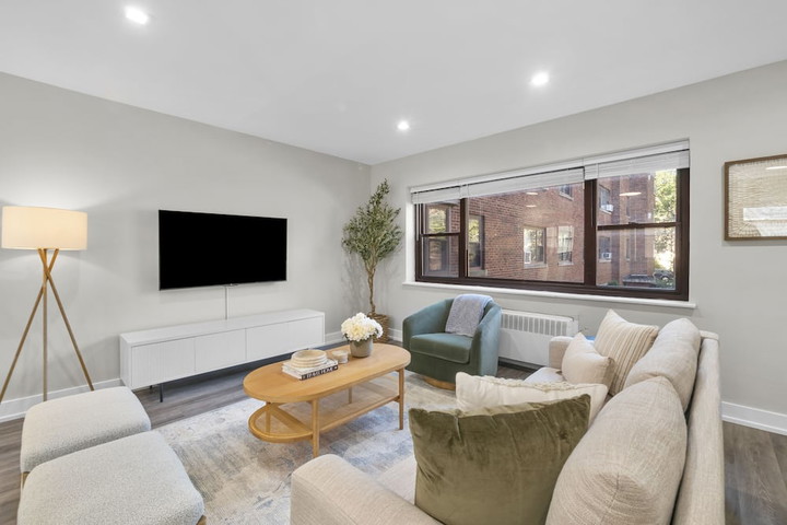 Spacious And Newly Renovated 1br Next To The Beach - Evanston, IL