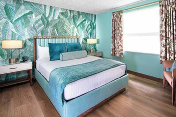 El Cortez | Queen Original 47 | Near Fremont East | Adults Only - Las Vegas, NV