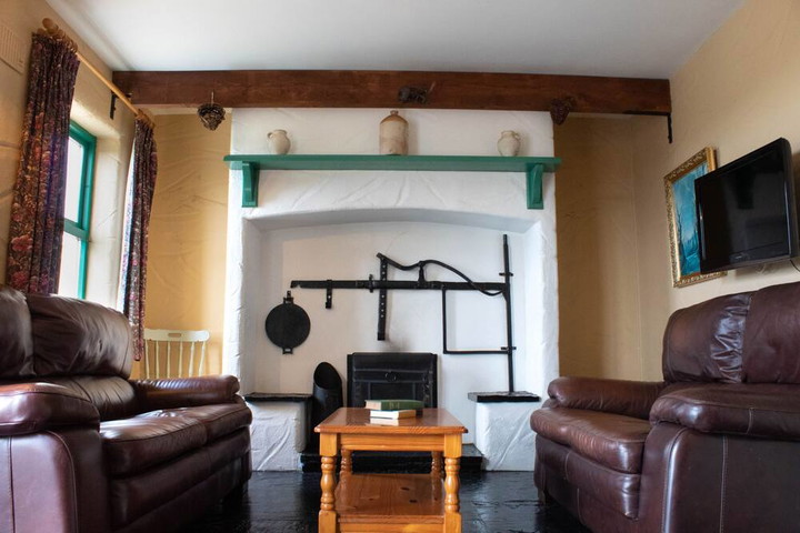 An Atlantic View Cottages That Sleeps 6 Guests In 3 Bedrooms - Doolin