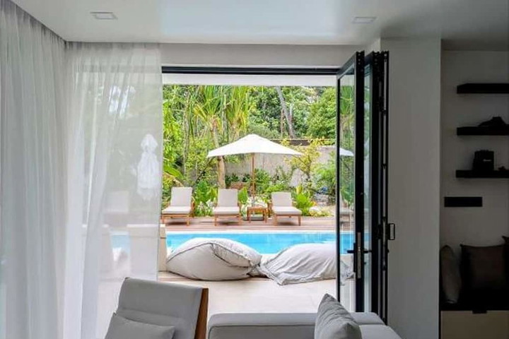 Chic 6-bedroom Chalet In Goidhoo, Baa Attol - Maldives