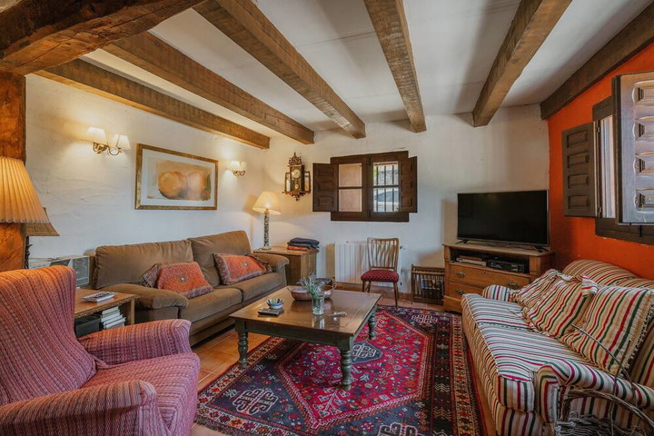 Casa La Romana  Casa Rural Con Patio Exterior Privado Y Vistas A La Sierra - Ayllón