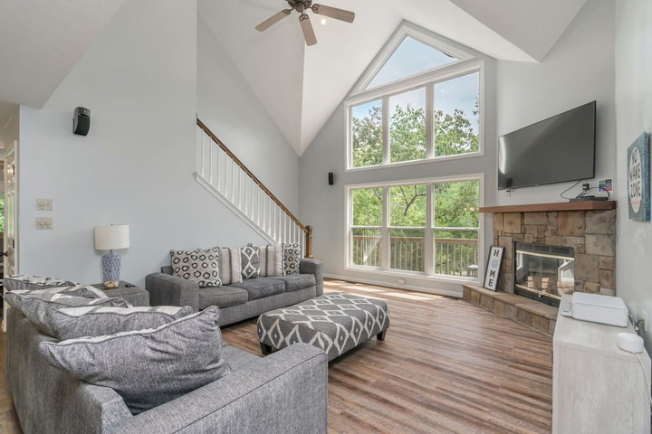 Kozy Kove Lakefront, Tram,private Cove Near Jumping Bridge, Fits 4+ Families - Tennessee
