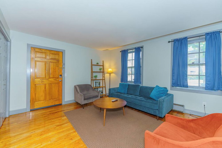 Massive 5bd/4ba 3-story Duplex @ Downtown Albany - Albany, NY