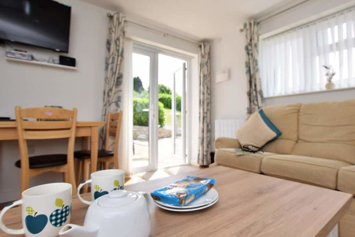 2 Bed In Axminster (Oc-31877) - Axminster