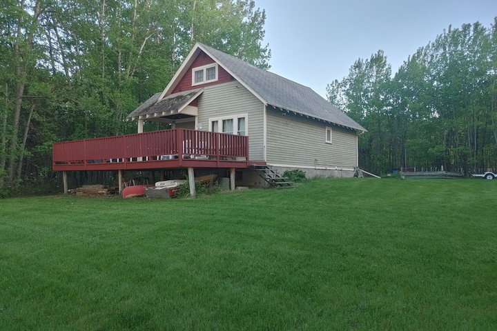 Lac La Biche Lakefront 5br Cottage  Private Sandy Beach  Huge Yard - Lac la Biche