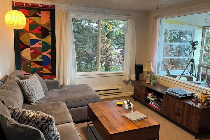 "Old Pine" Rustic Waterfront Cabin W/ Outdoor Tub #Cabinvibes - Olympia, WA
