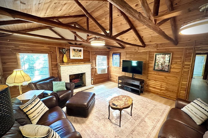 22 Miles To Round Top, 3/2 W/ Trailer Parking, Relaxing Cozy Cabin W/ Lake, Wifi - Texas