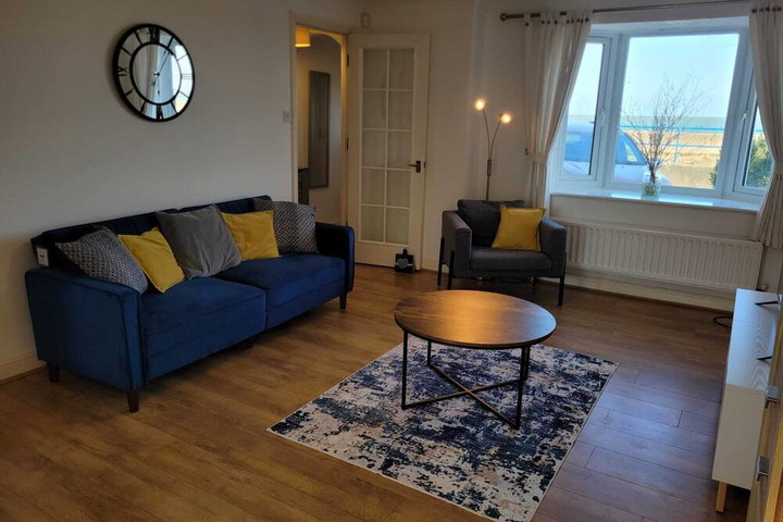 Charming Seafront Home At Martello Bay- 3 Bedroom House By Catchpole Stays - Clacton-on-Sea