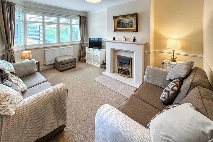 4 Bedroom Accommodation In Broadstairs - Broadstairs