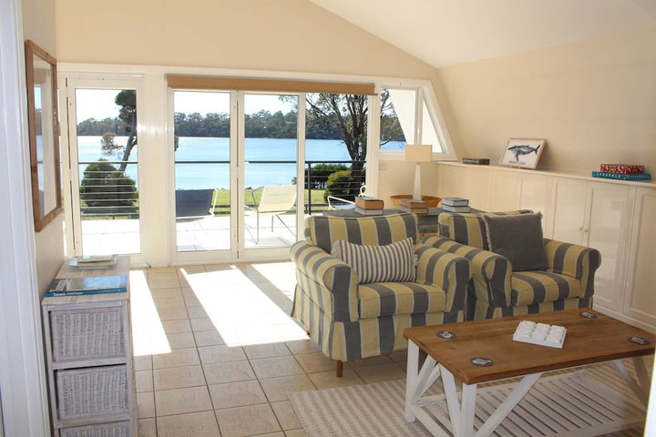 Capbreton Waterfront Retreat - Tasmania