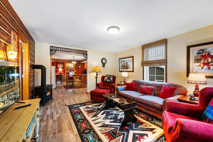 Pinecone Haven - Where Northwoods Meets The Southwest - Sturgeon Bay, WI