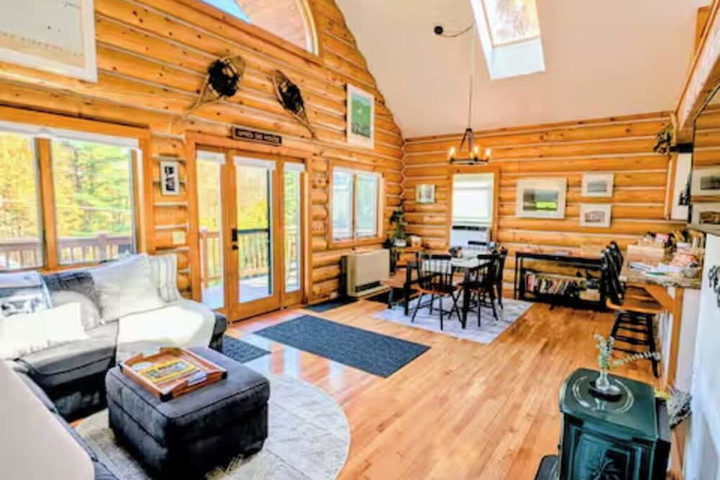 Handcrafted Log Cabin Walk To Lake Private Backyard W/fire Pit Sleeps 8 - Vermont