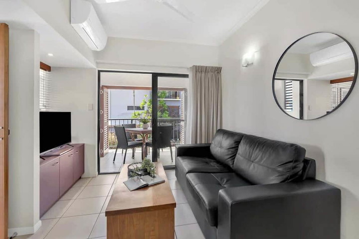 Tropic Nestresort-style Escape By The Waterfront - Cairns